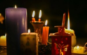 Cores das velas: o que significam e como usar cada uma