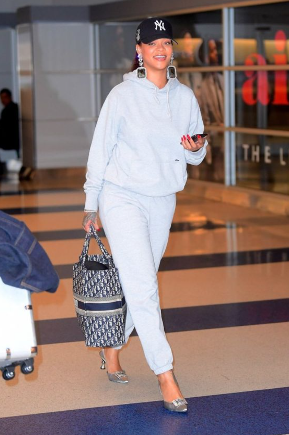 Como montar looks com moletom? 20 ideias estilosas + dicas em vídeo