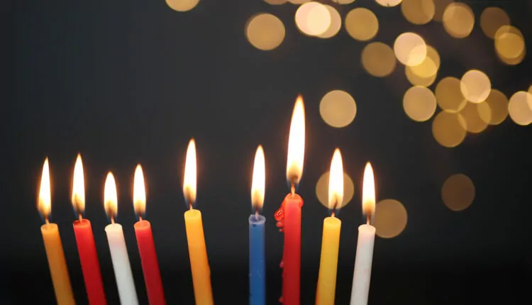 Cores das velas: o que significam e como usar cada uma